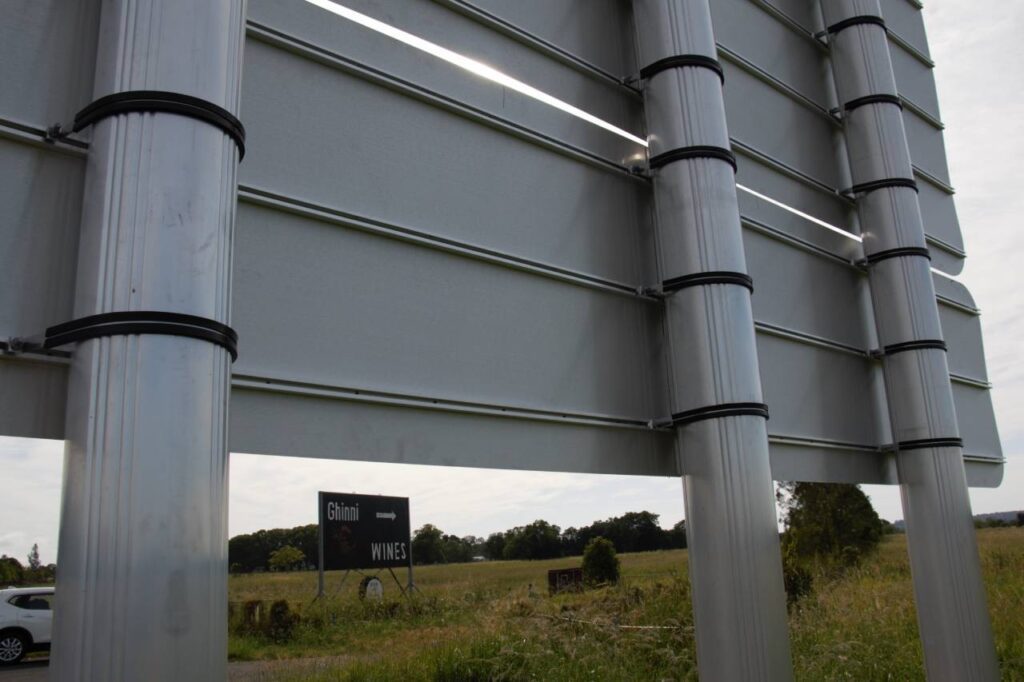 Signfix Website | Optimast Frangible Sign supports for M1 Motorway ...
