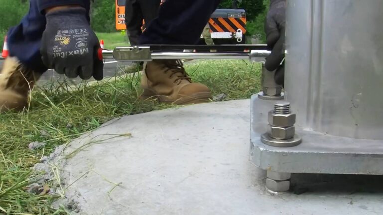 Signfix Website | Installation of Optimast® MASH Frangible Sign Support ...